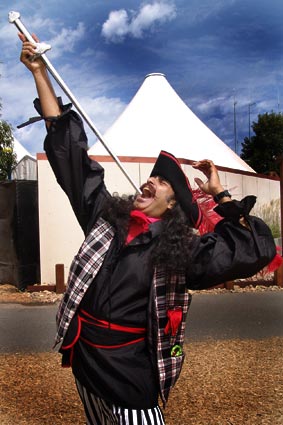 Red Mo The Pirate - Fun Arts Creative Entertainment