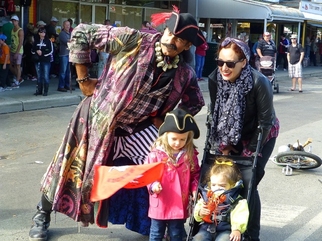Red Mo The Pirate - Fun Arts Creative Entertainment
