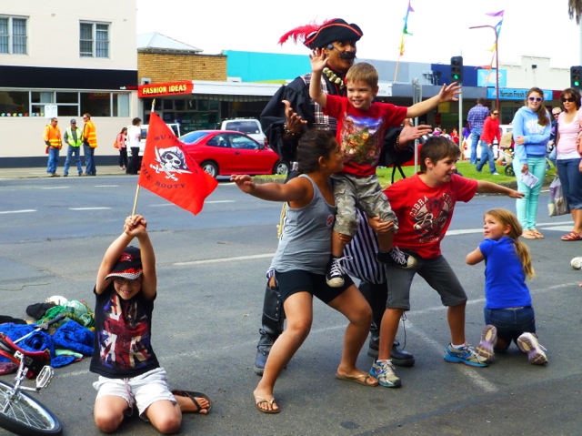 Red Mo The Pirate - Fun Arts Creative Entertainment