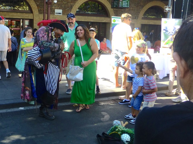 Red Mo The Pirate - Fun Arts Creative Entertainment